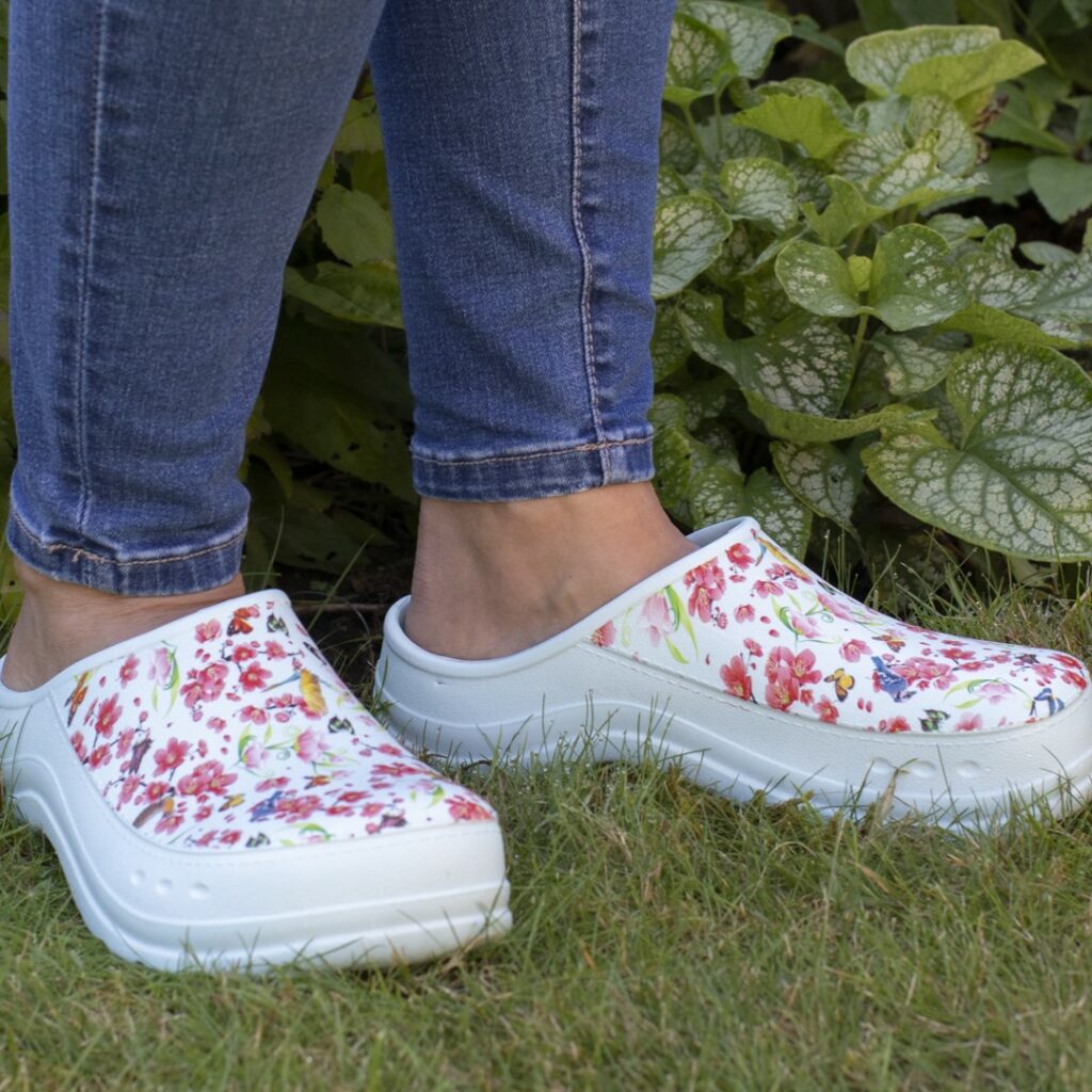 Leon Ultalight Aqua Floral Garden Clogs - Hillier