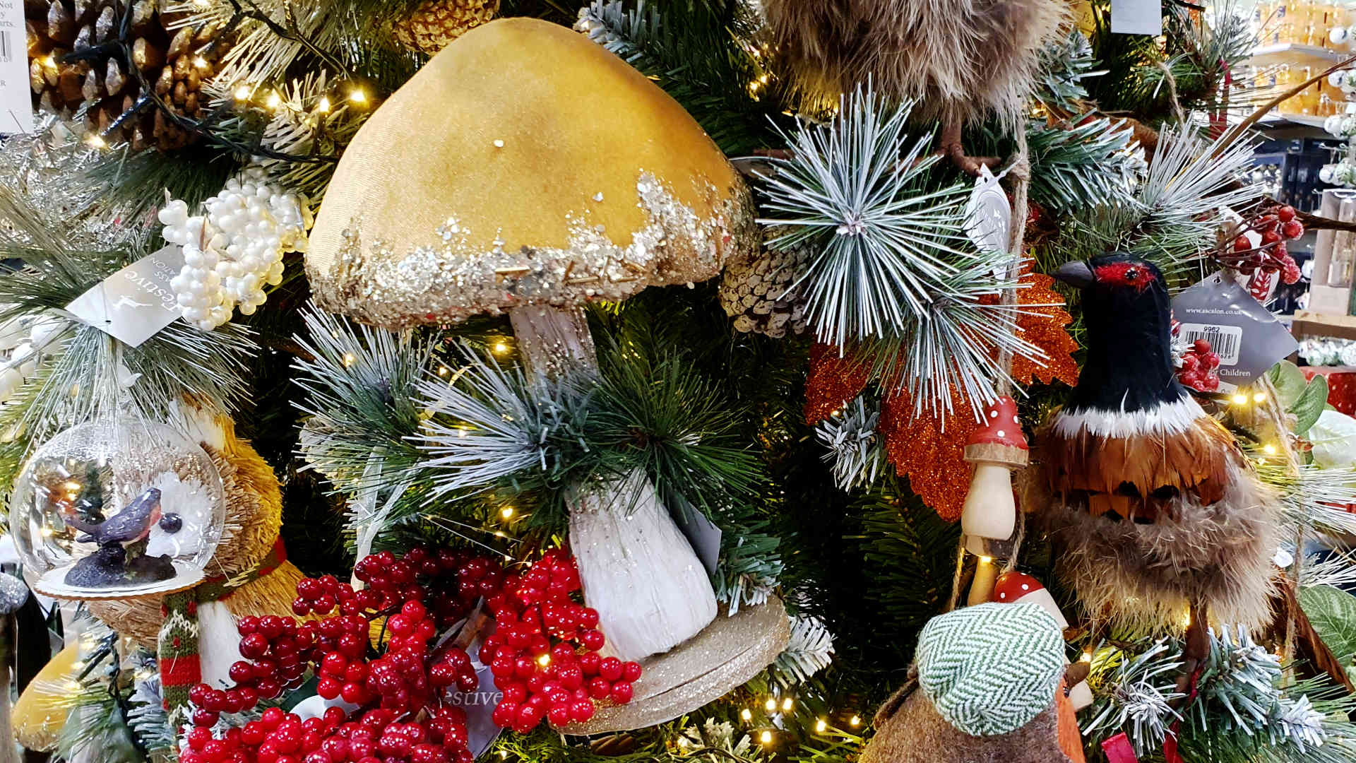 Woodland Christmas Theme: A Decorating Guide - Hillier