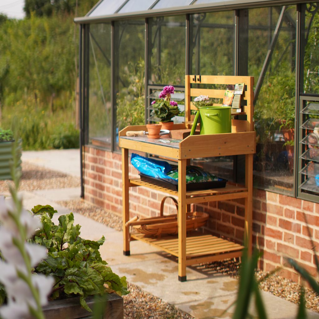Buy all your Gardening Essentials Online - Hillier